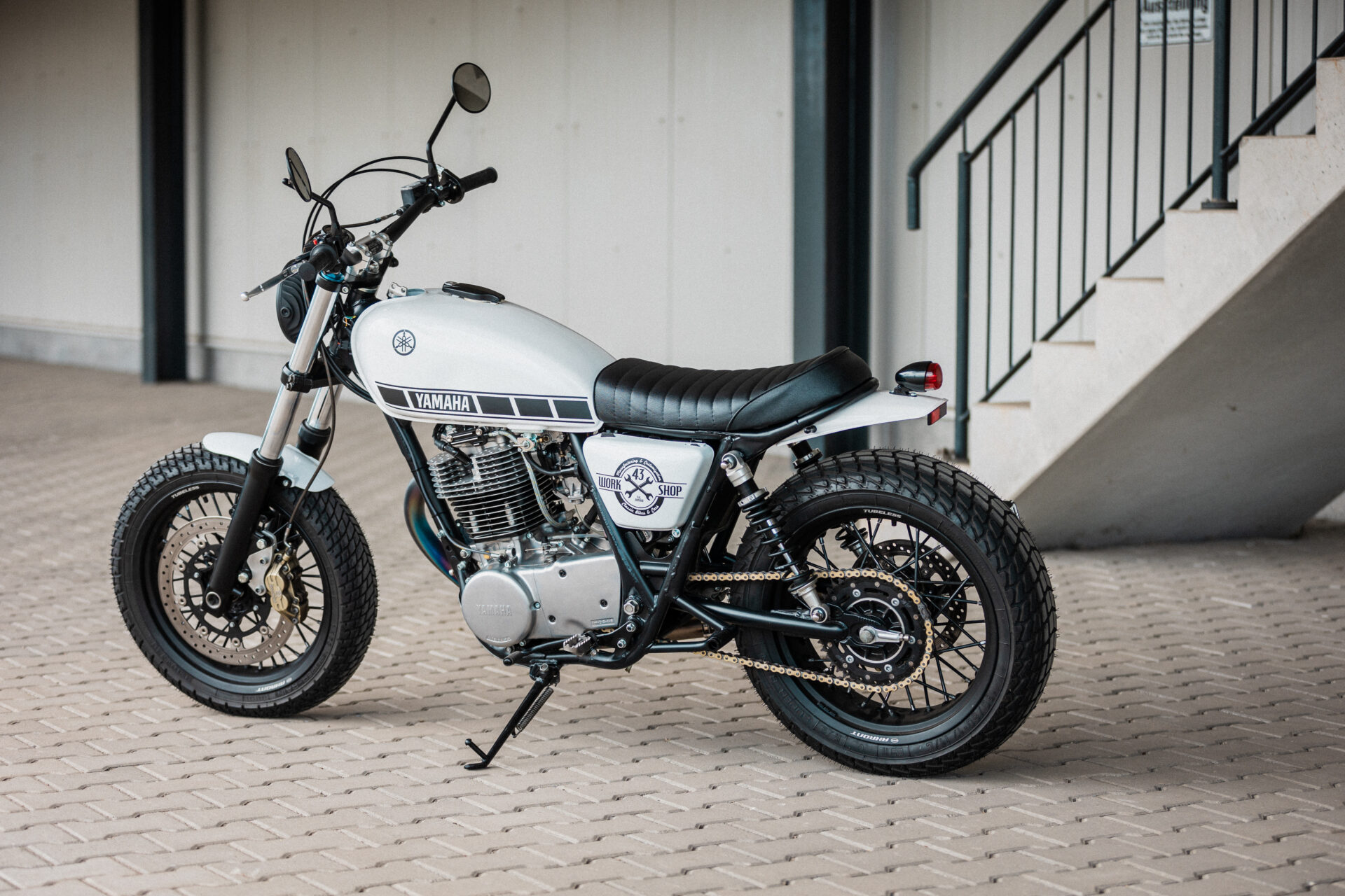 yamaha sr500 flat tracker